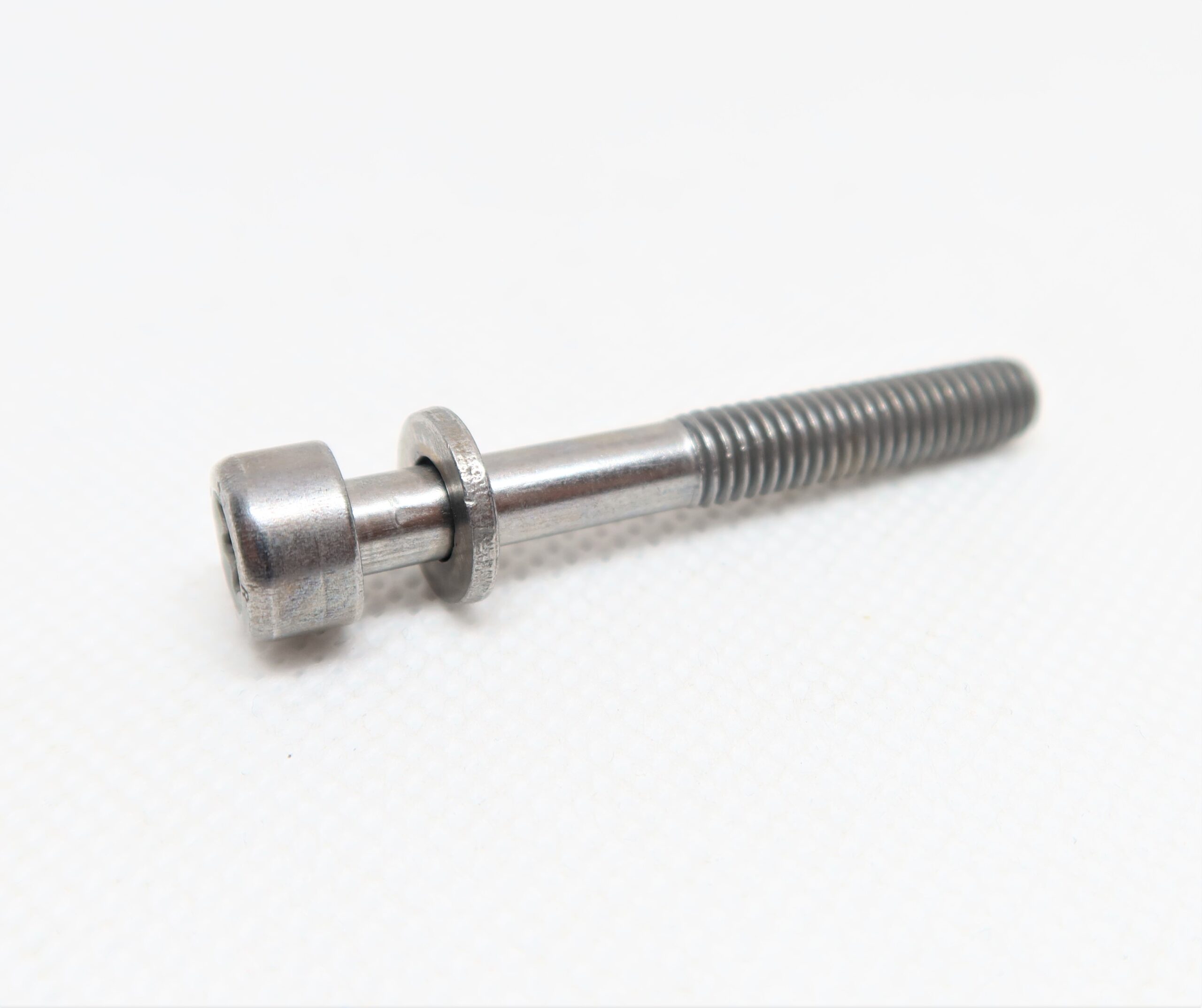 Isa Screw - 07129906579 - Hack Engineering