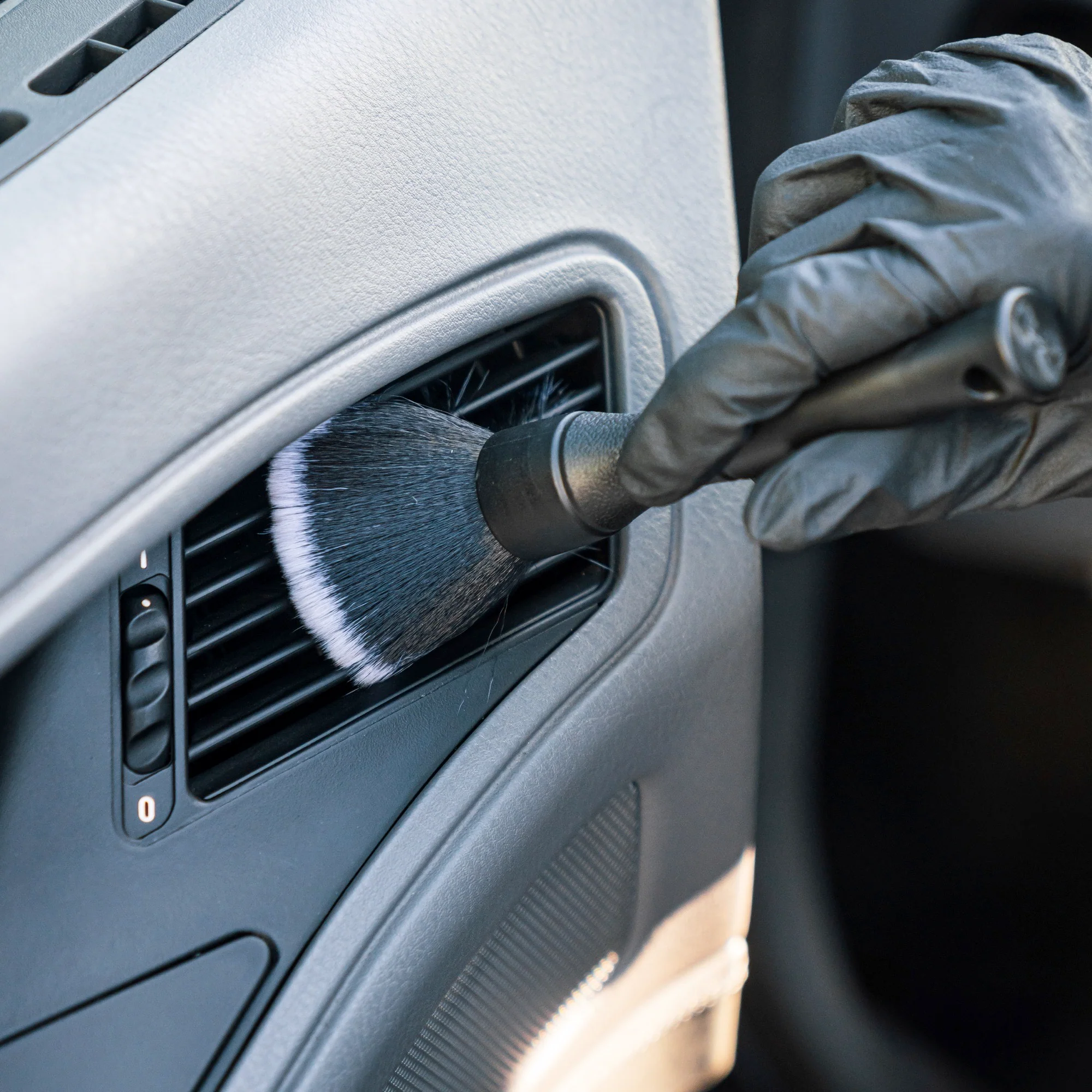 Dachs Set of Two Soft Detailing Brushes - Hack Engineering