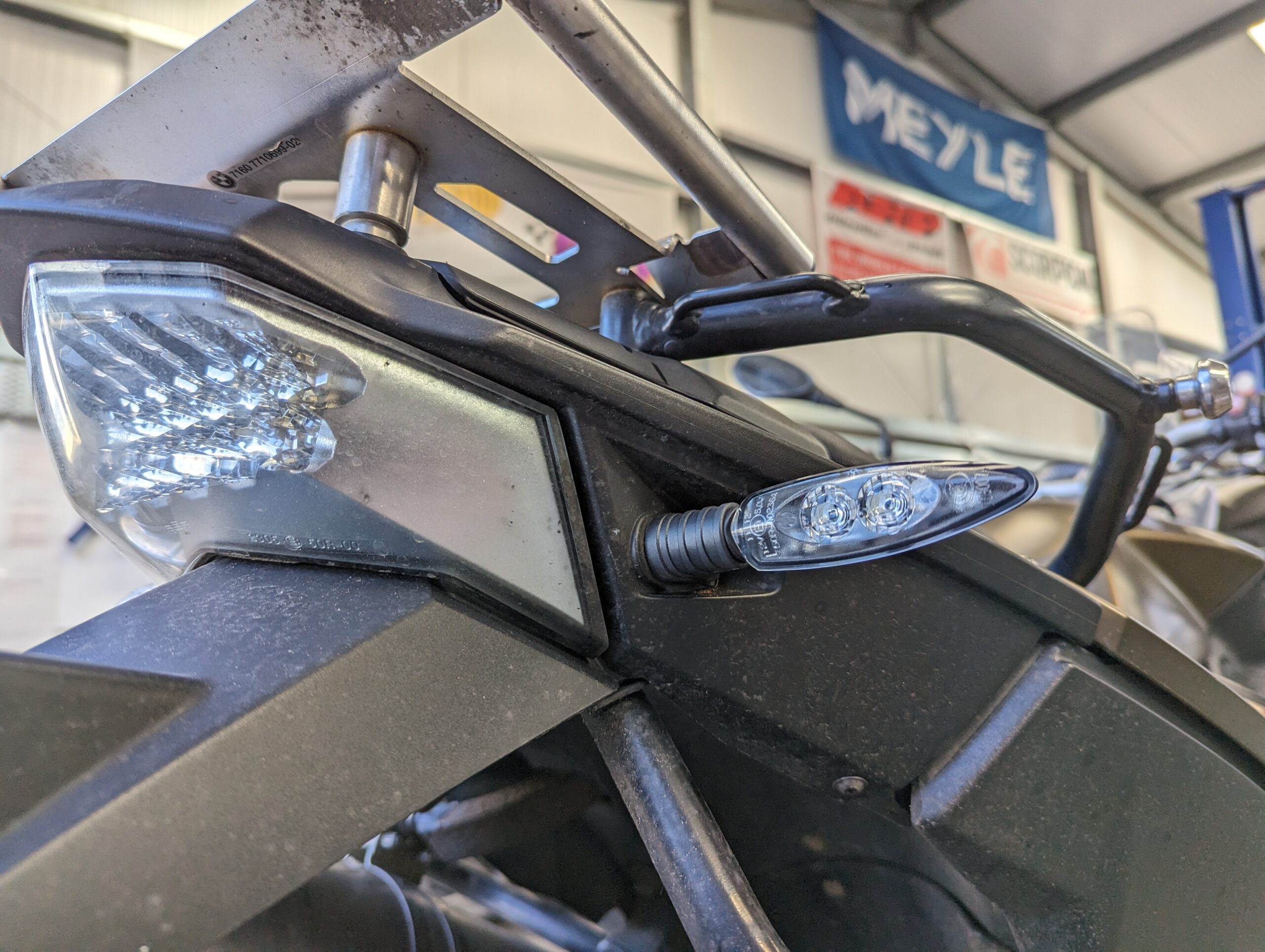 LED Turn Indicator - 63138522499 - Hack Engineering